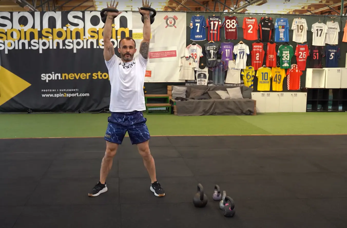 Trening s bučicama - 10 super efikasnih vježbi s bučicama